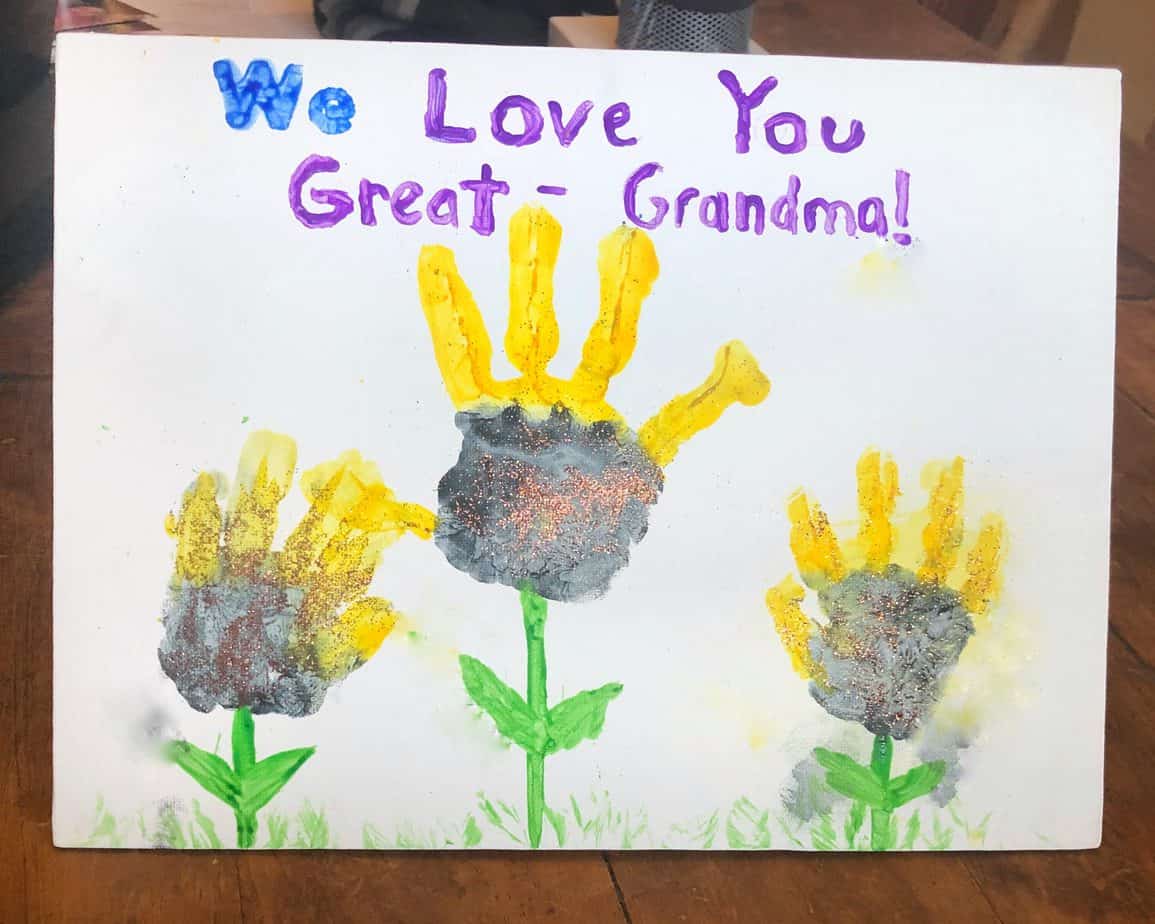 DIY Cute Sunflower Handprint Craft for Kids (Great Gift for Mom or ...