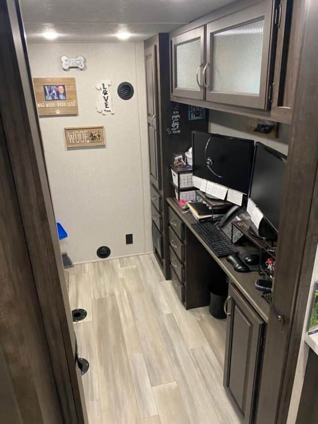 27 RV Office Conversion Ideas to Transform Your Space [Video + Pictures ...