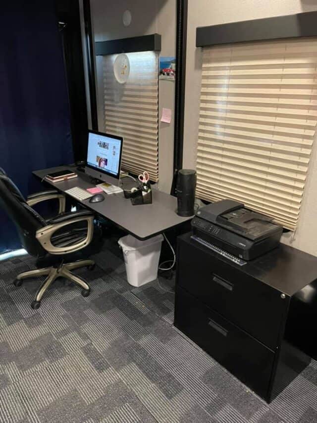 27 RV Office Conversion Ideas to Transform Your Space [Video + Pictures ...