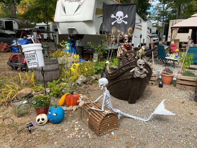 23 Ideas To Decorate Your RV for Halloween Camping! – The Crazy Outdoor ...