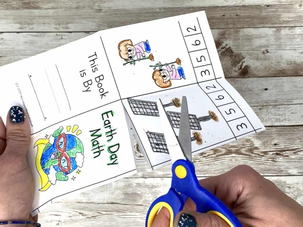 Cute Preschool Math Earth Day Activity (Free Printable) – The Crazy ...