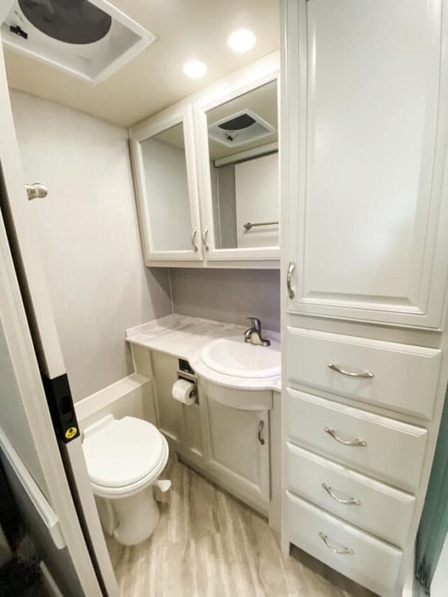 11 RV Bathroom Makeovers to Inspire You! – The Crazy Outdoor Mama
